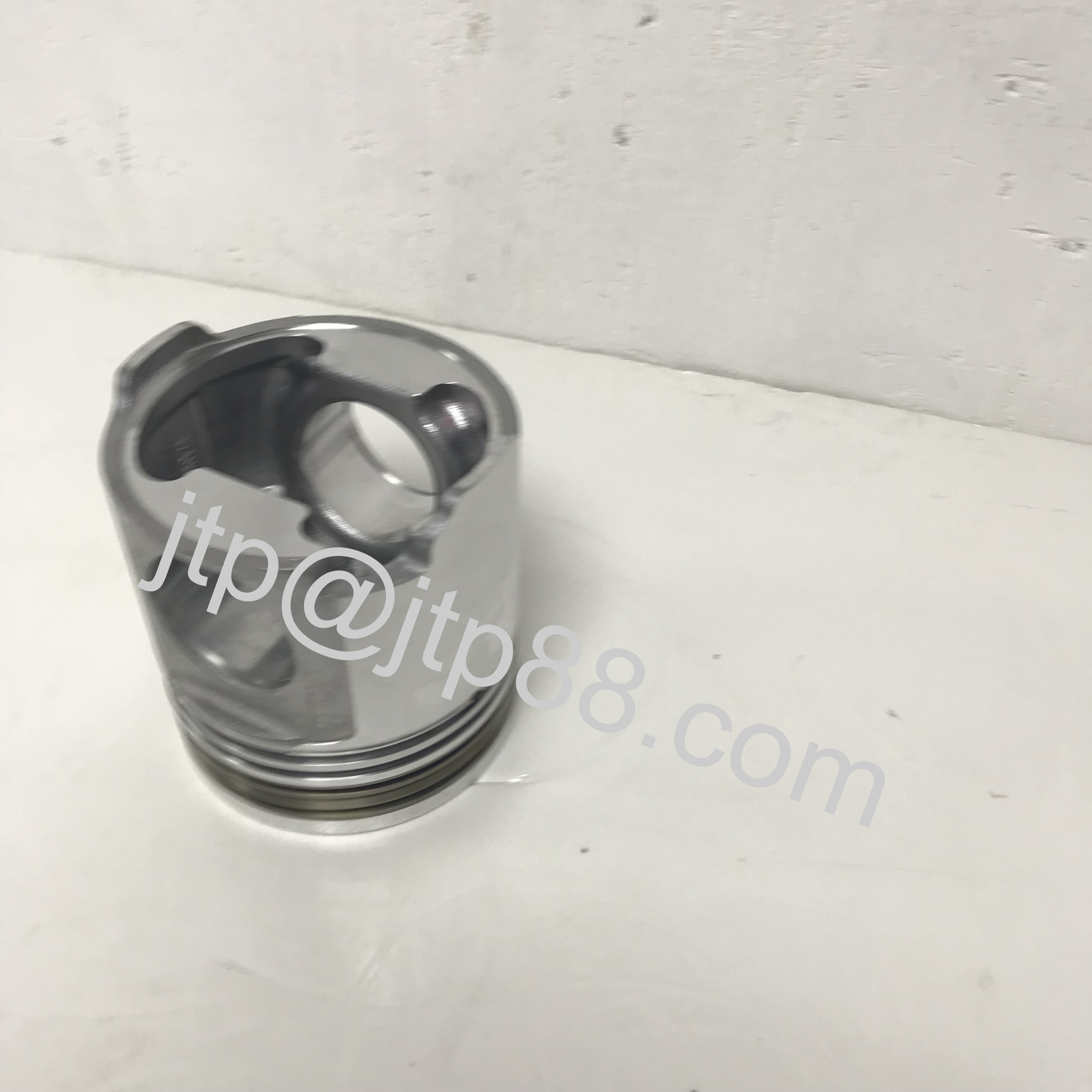 Dieselmotor-Kolben des Zylinder-4D55 MITSUBISHI MD182601 (R) MD182607 ...
